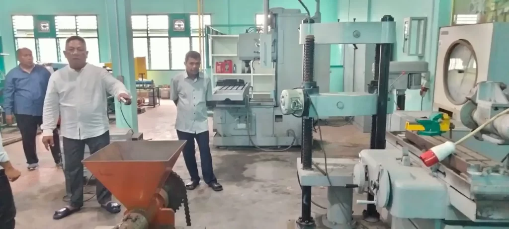 Kunjungan Bapak Ketua Yayasan Ke Laboratorium Teknik Mesin UMA – P2MAL