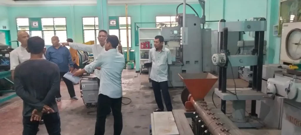 Kunjungan Bapak Ketua Yayasan Ke Laboratorium Teknik Mesin UMA – P2MAL